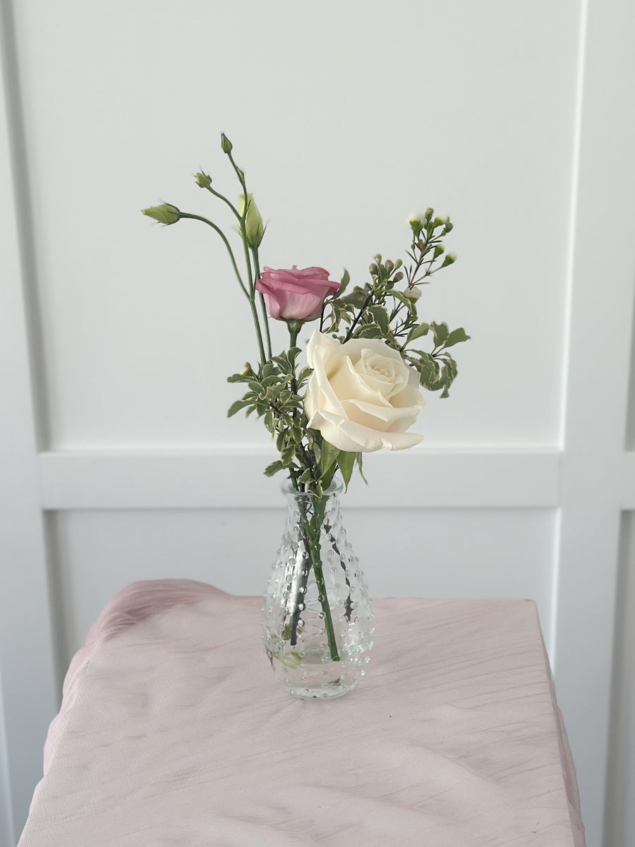 Bud Vase Spring Arrangement – Blossom Moments