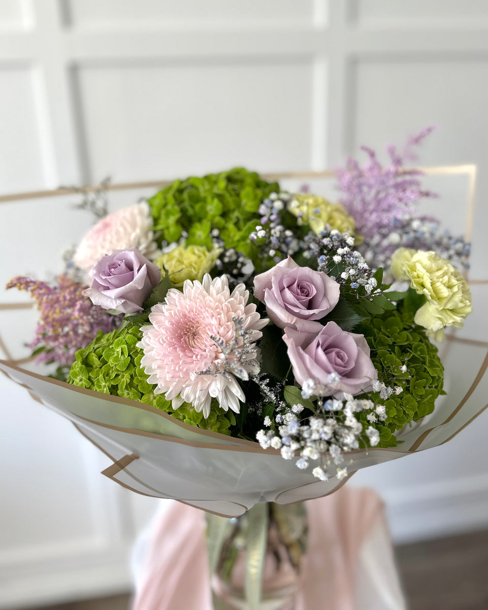 Purple Touch Bouquet – Blossom Moments