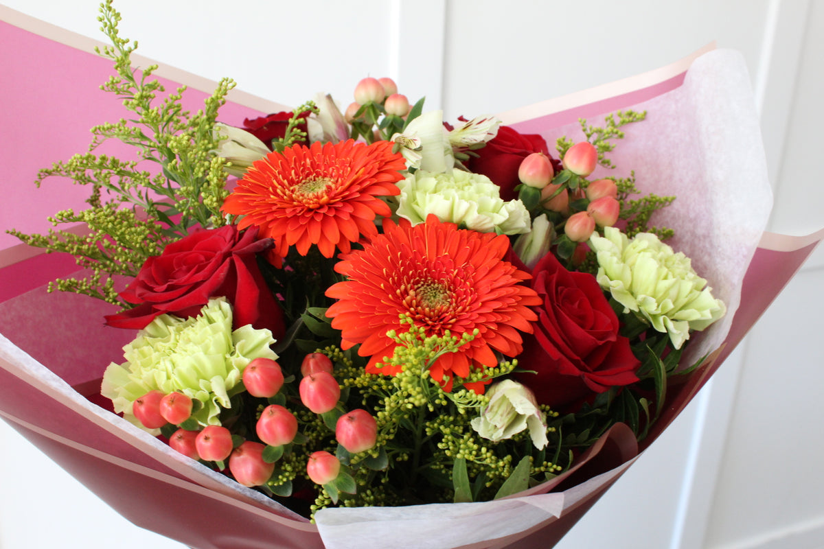Radiant Day Bouquet – Blossom Moments